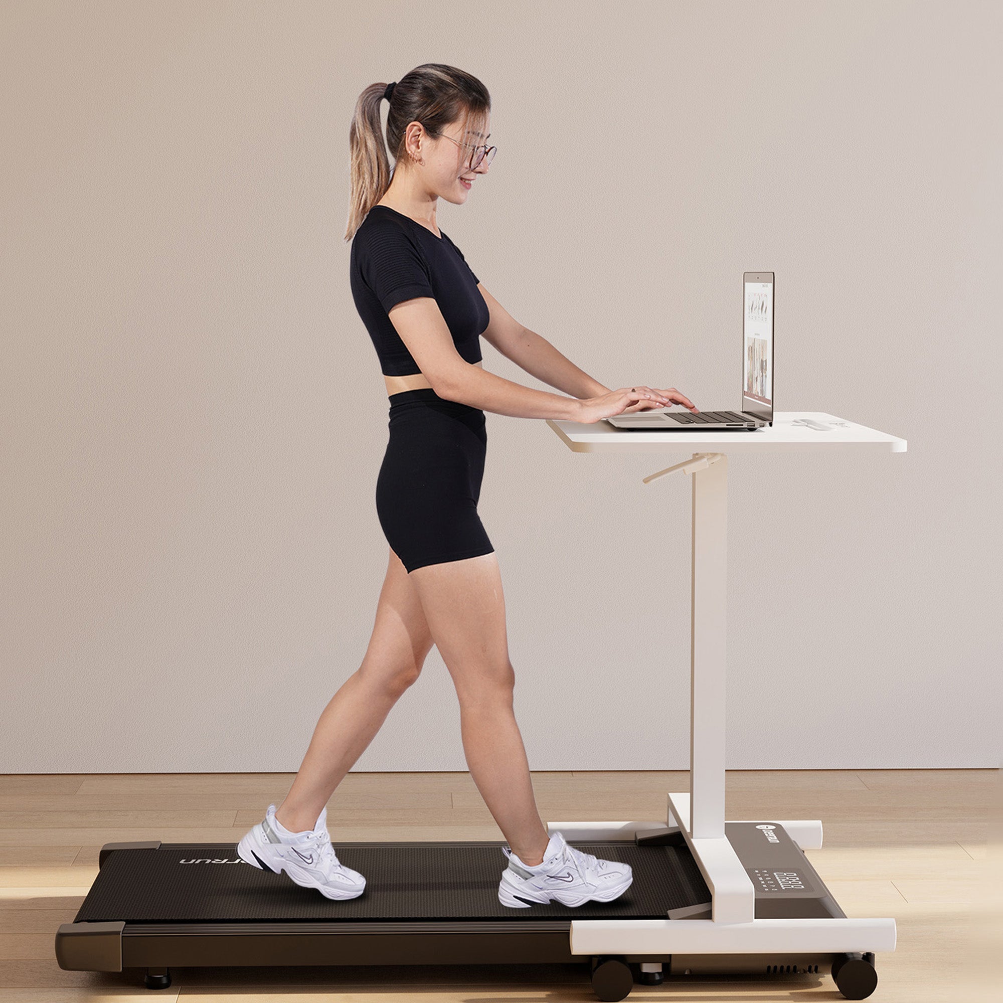 Q1 Class Pro Walking Pad + Adjustable Standing Desk